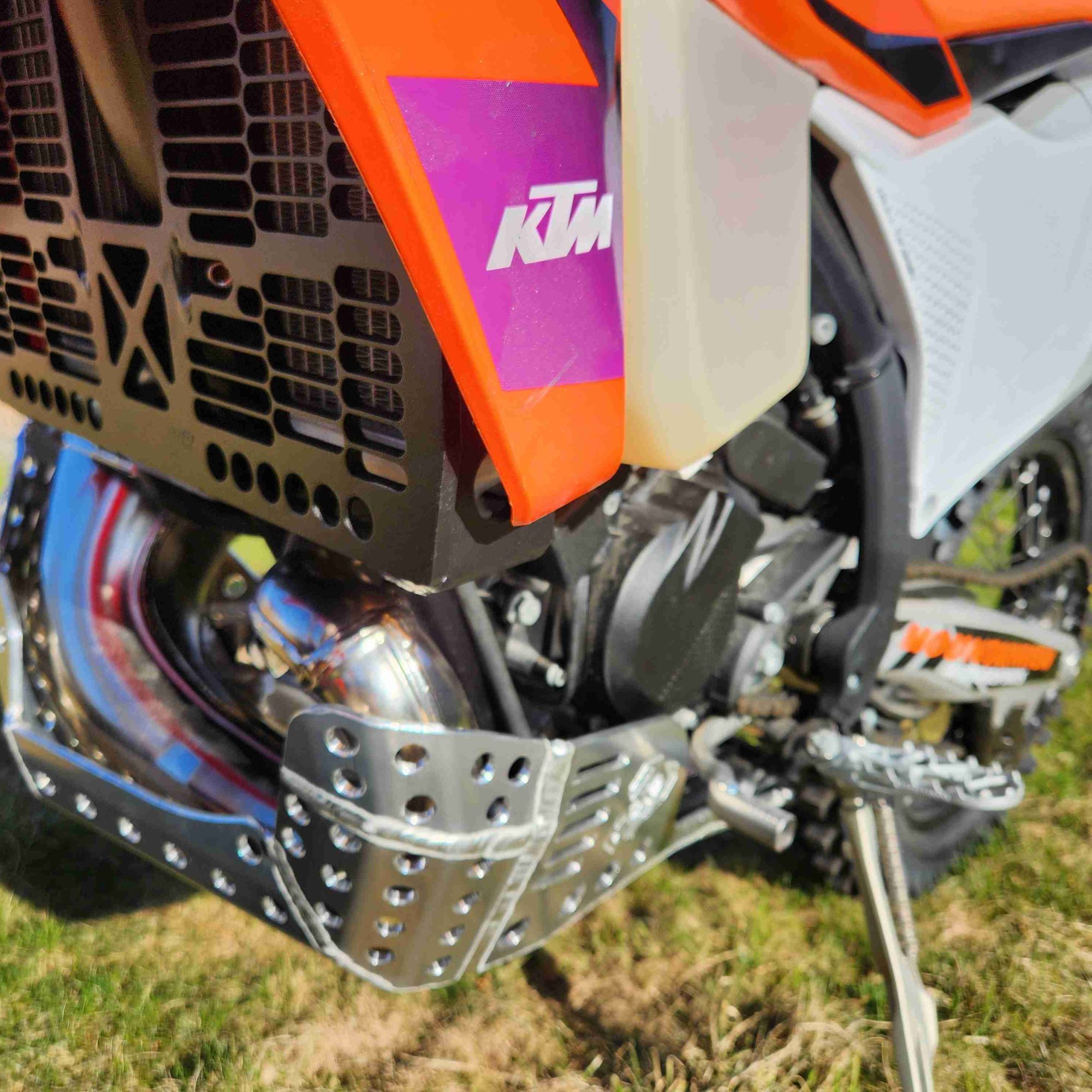 KTM-2535 Billet Rad Guard